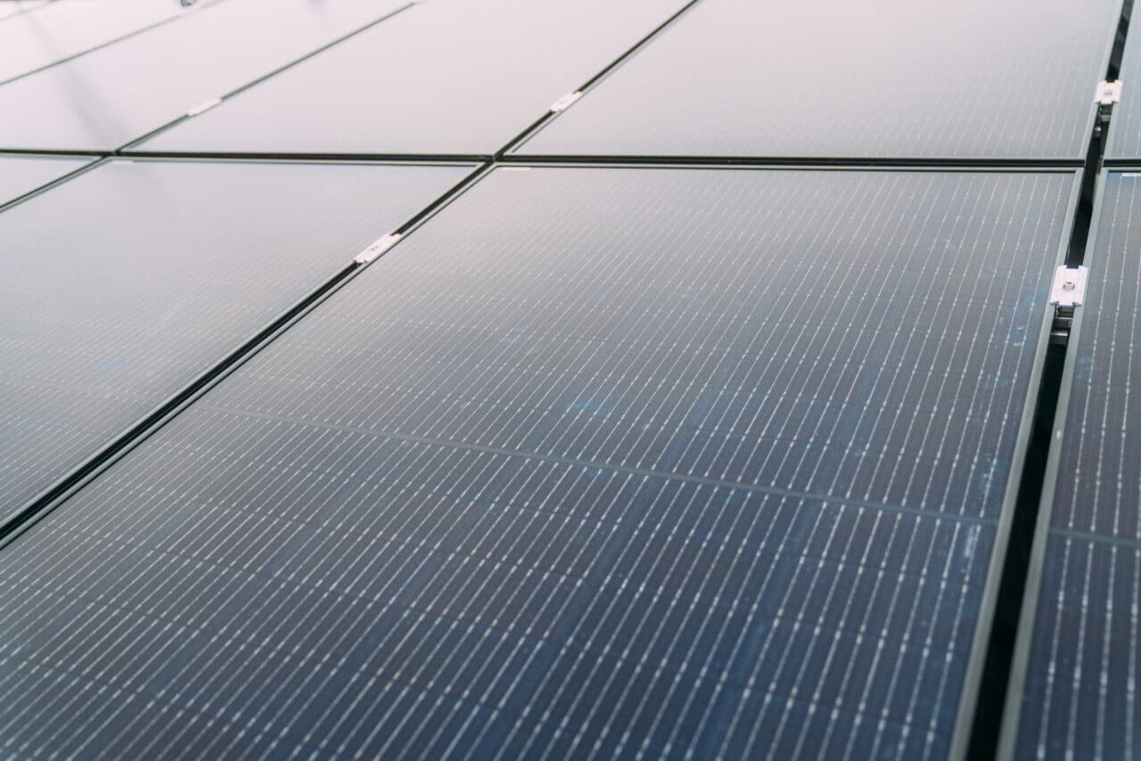 Solcelleanlegg til næringsbygg | K. Eidem Elektro